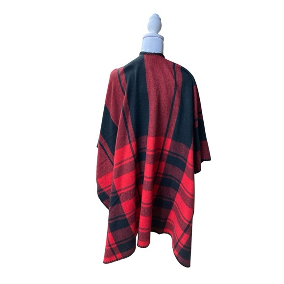 Time and Tru | Accessories | Buffalo Plaid Ruana Layering Piece Wrap ...